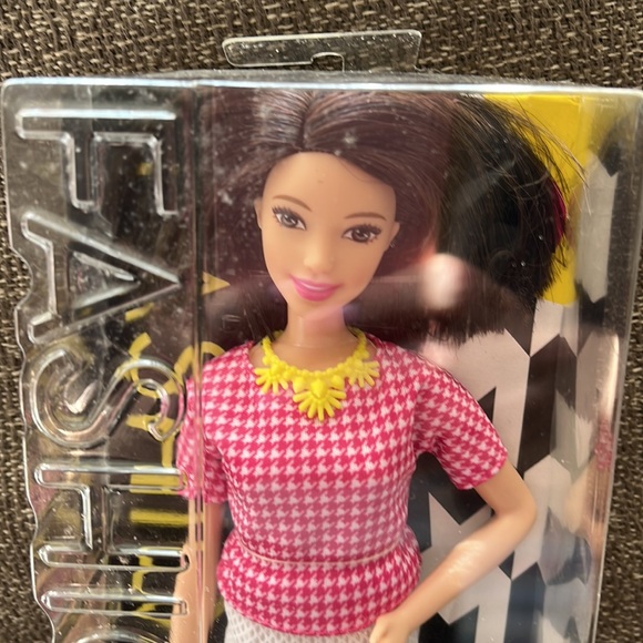 Mattel | Toys | Barbie Fashionista Tall Barbie | Poshmark